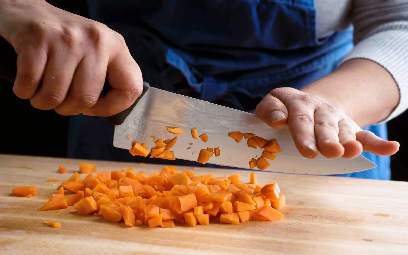 Quick Tutorial: How To Use A Chef's Knife Properly - Digital Global Times